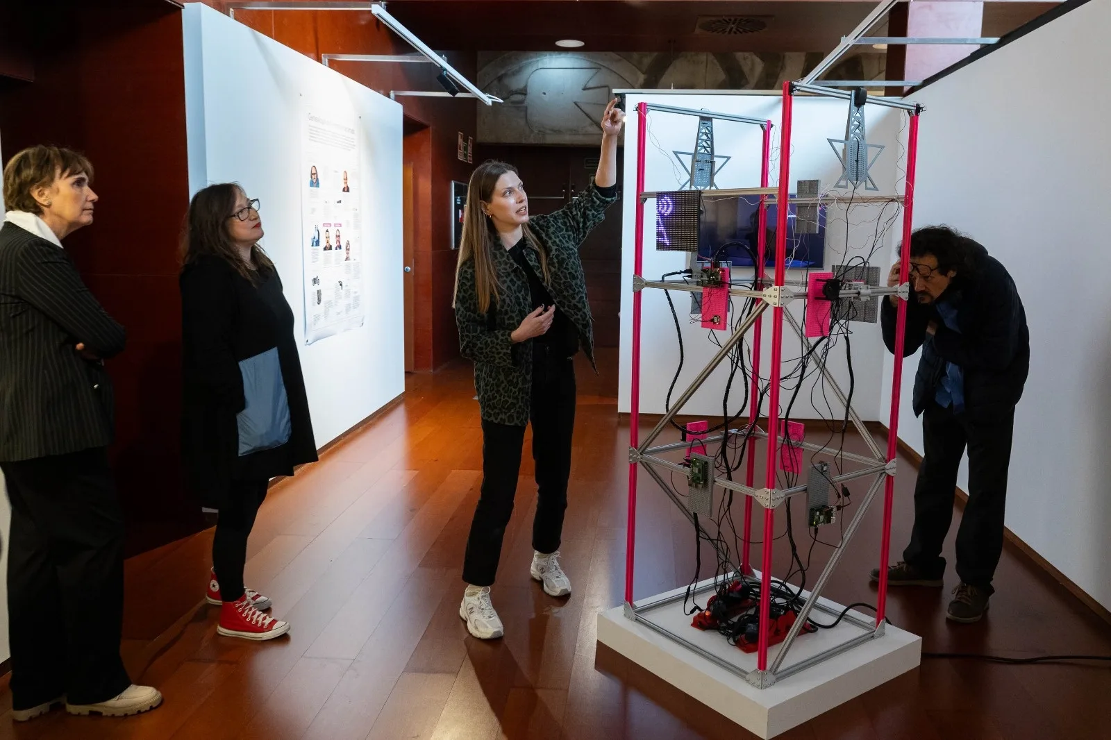 Exposición Bits & Bots en el Centro de Historias